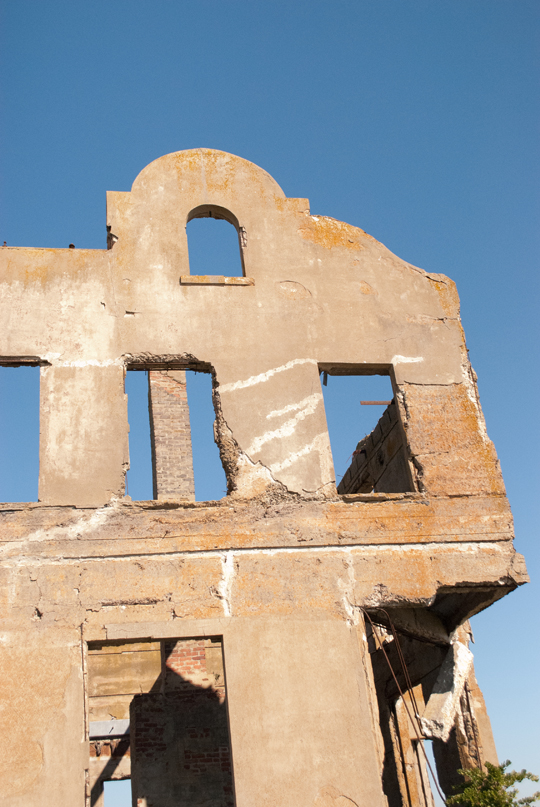Exploring: The Ruins of Alcatraz | laurachenault.com